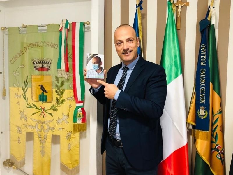 Montecorvino Pugliano. Il primo cittadino scrive il libro "Un uomo, un ...